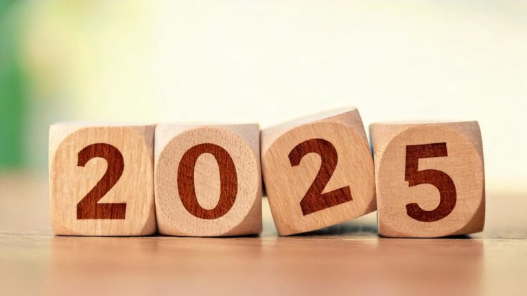 Modèles de textes et messages de vœux originaux pour 2025